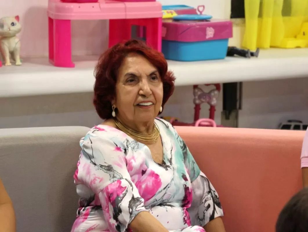 Presidente da APL, Fides Angélica, será agraciada com o Colar do Mérito ...